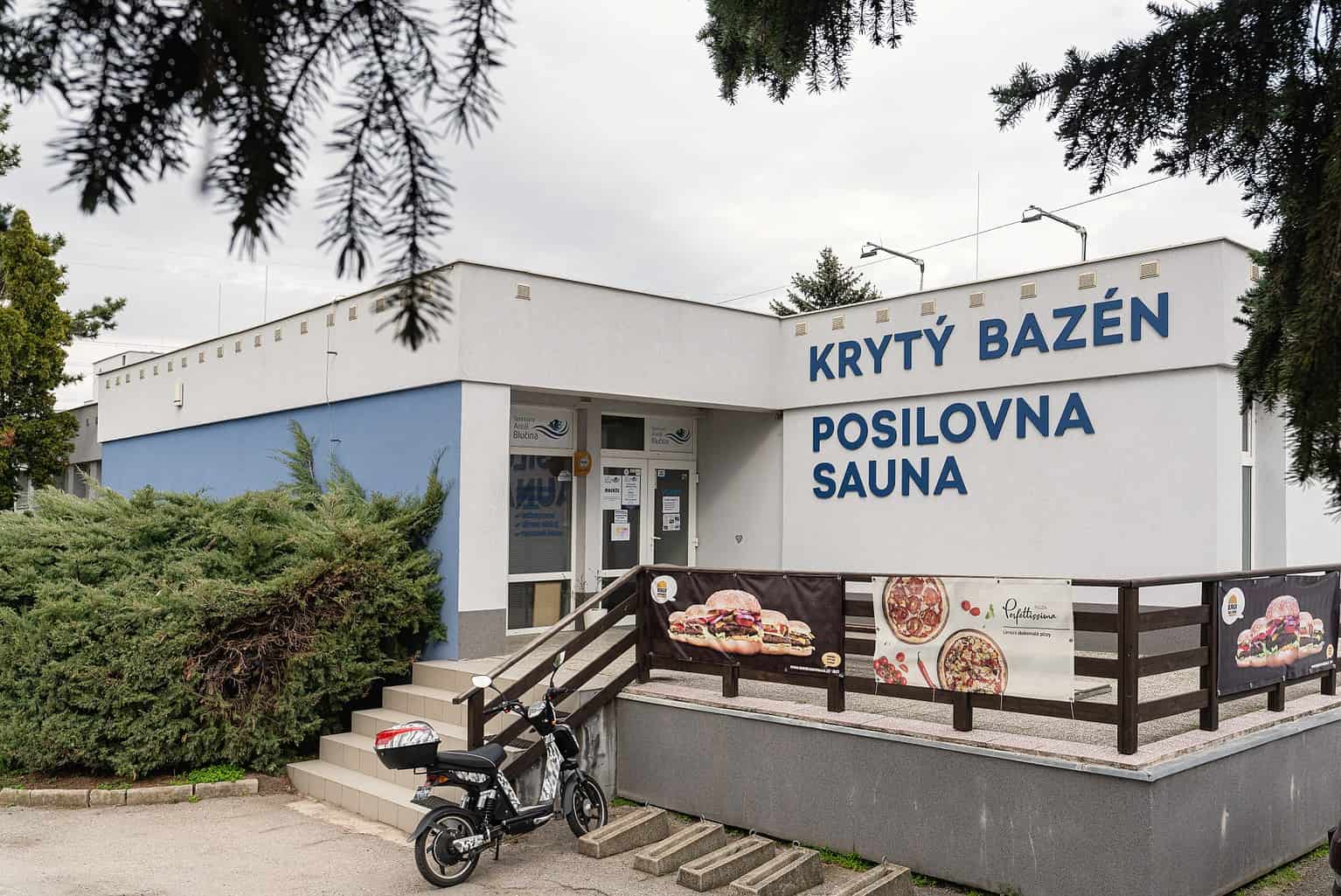 Sportovní areál Blučina - Bazén · Hala · Posilovna · Sauna
